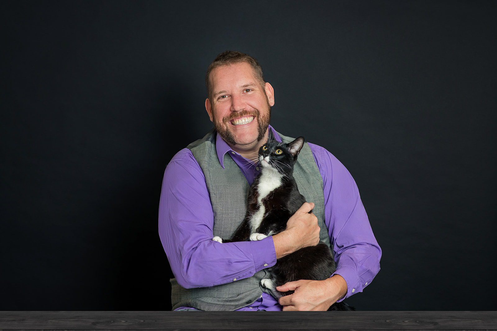Unique Headshots with Pets for Southern Oregon Veterinary Surgery ...